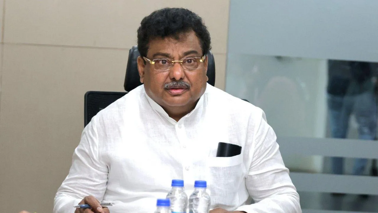 ಈಶ್ವರಪ್ಪ ಮಾತು ಕೇಳಿದ್ರೆ ಅನಾಹುತ ಆಗುತ್ತೆ : ಸಚಿವ ಎಂ.ಬಿ ಪಾಟೀಲ್ - Pratidhvani